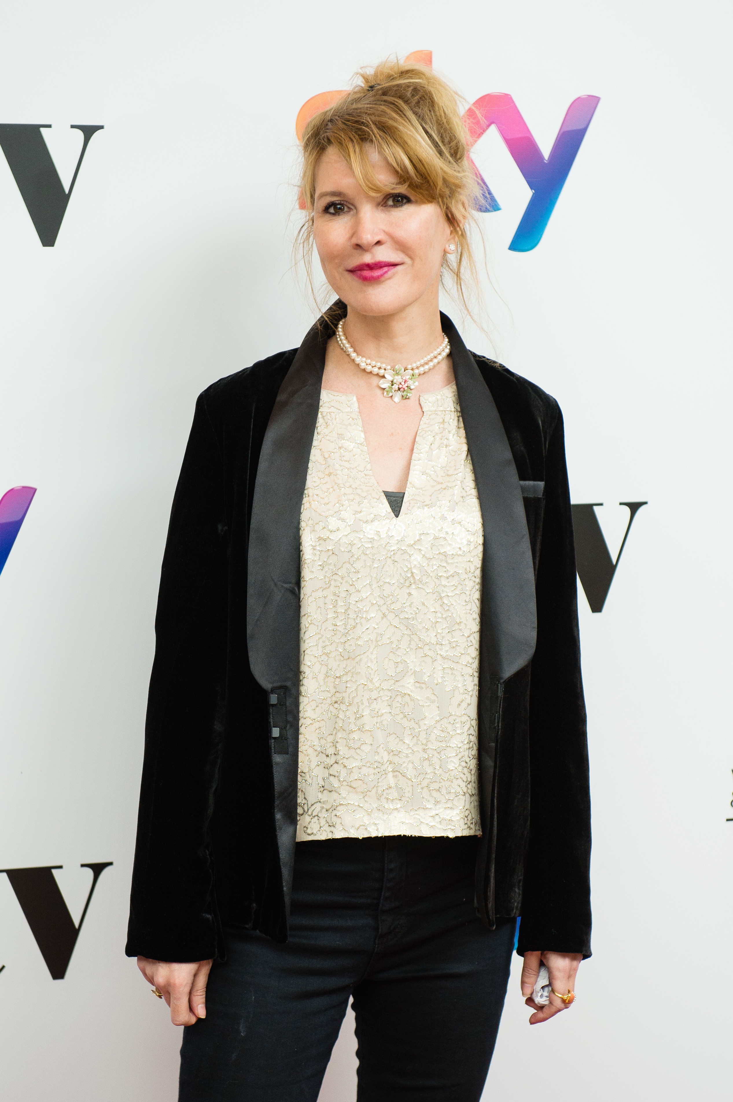 Why Julia Davis loves to play the cringe-comedy villains that she ...